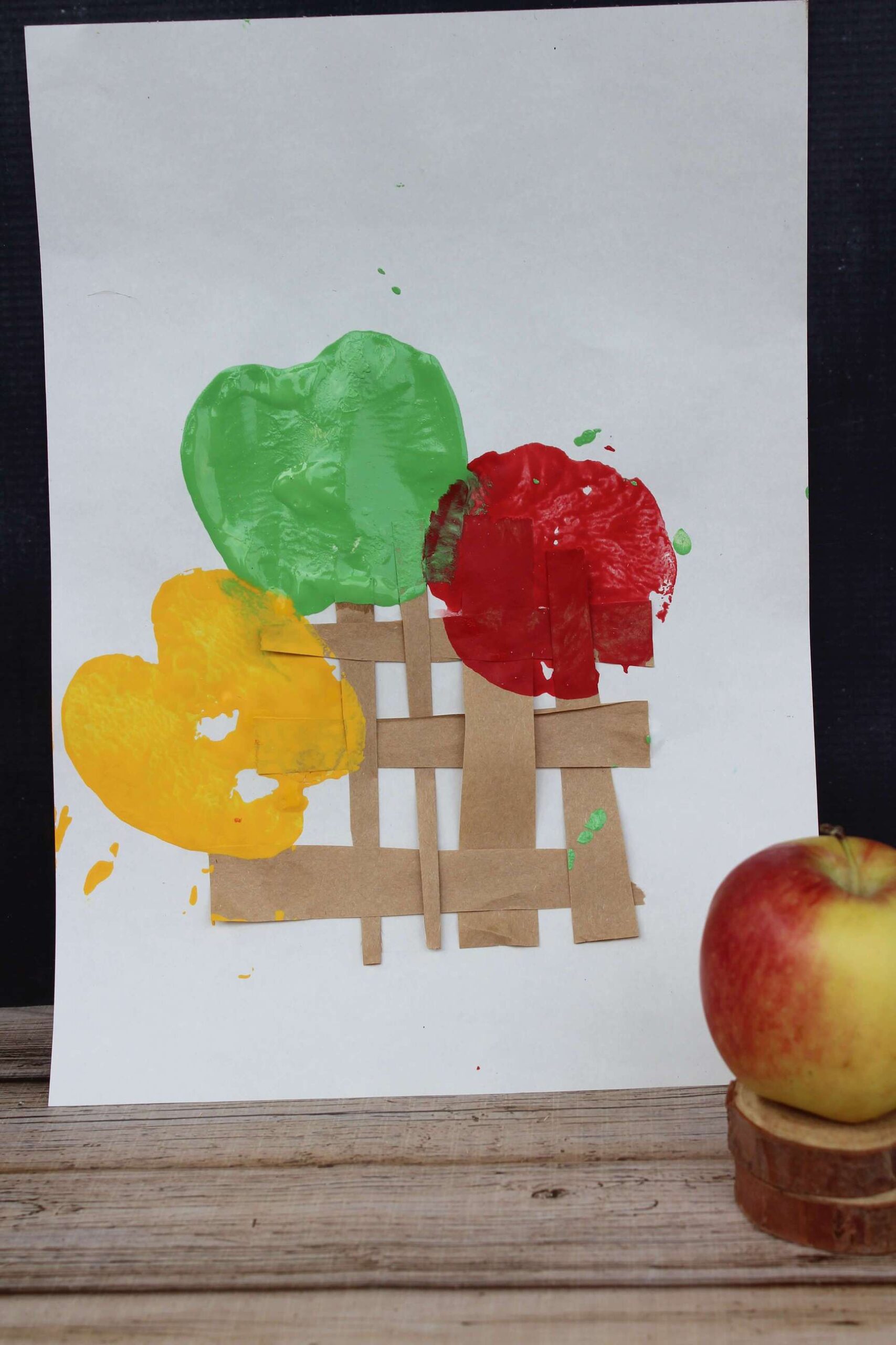 Easy! Apple Stamp Painting For Toddlers [5 Simple Steps]